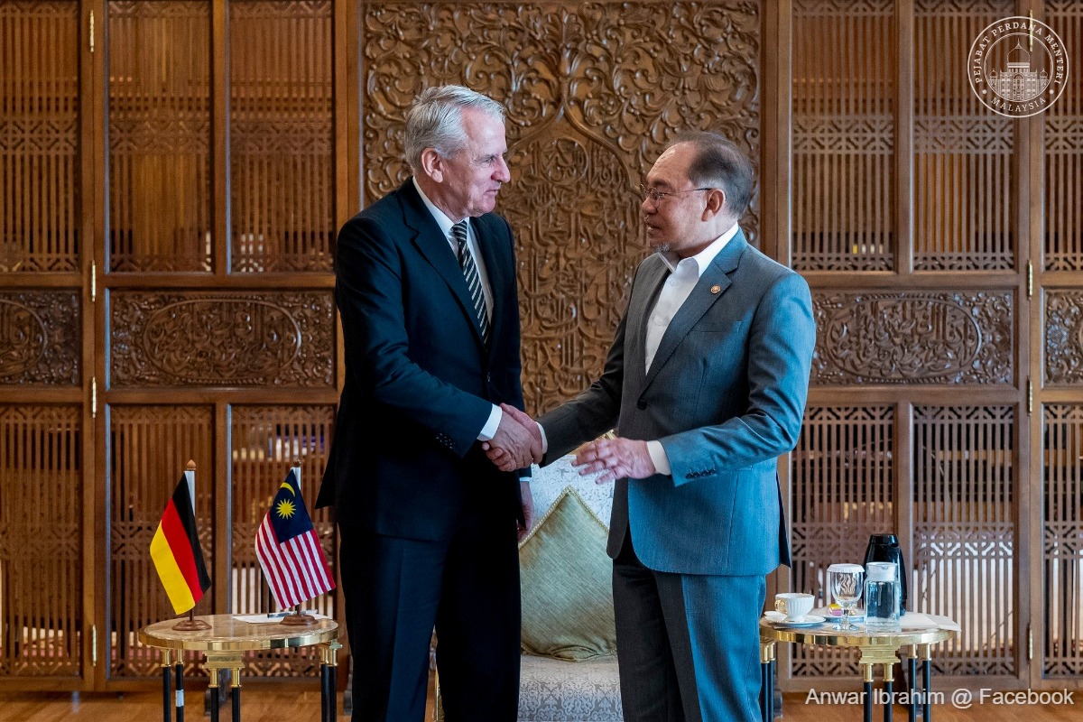 Anwar bids farewell to German envoy, emphasises sustainable ties | KLSE Screener